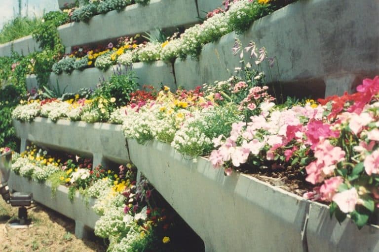 Highway Retaining Walls | Wieser Concrete